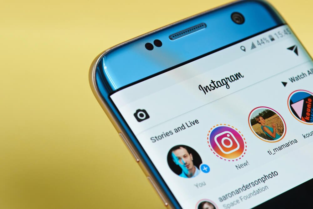 How To Post From Camera Roll To Instagram Story